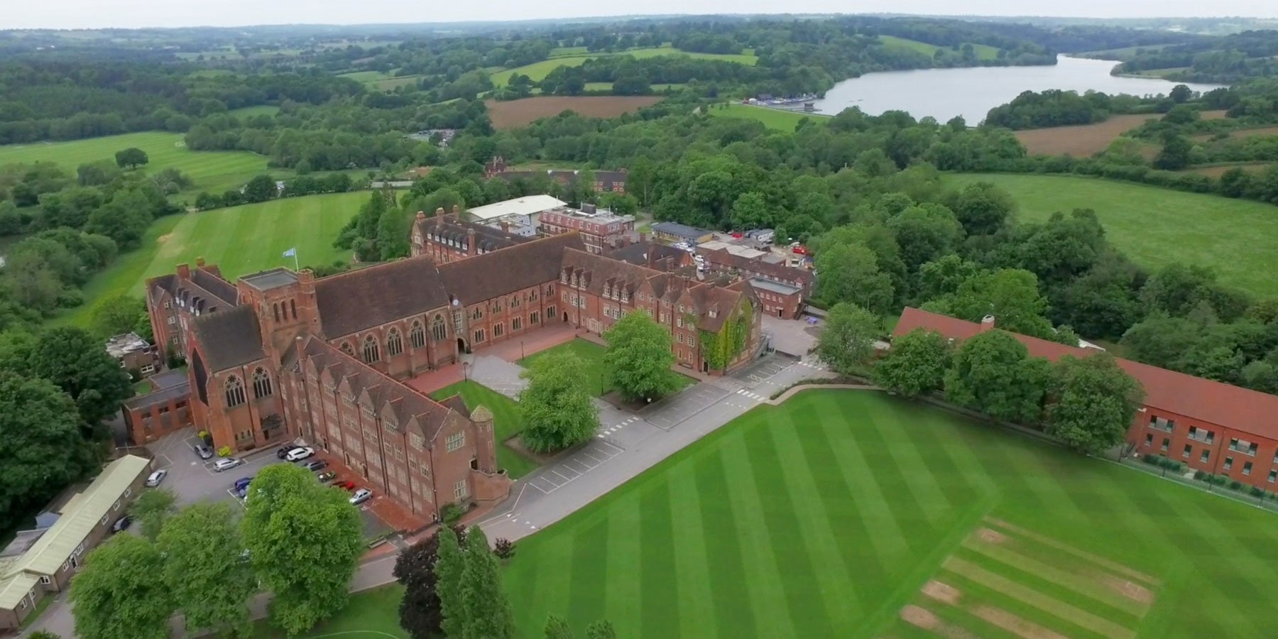 เรียนต่อมัธยมที่อังกฤษ - UK Boarding School - Ardingly College